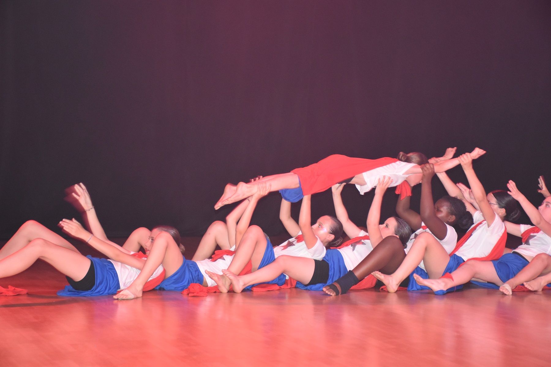 Magnifique gala de danse de l’ACLS sur le thème des supers héroïnes ! - Mairie de Quincy-Voisins ...