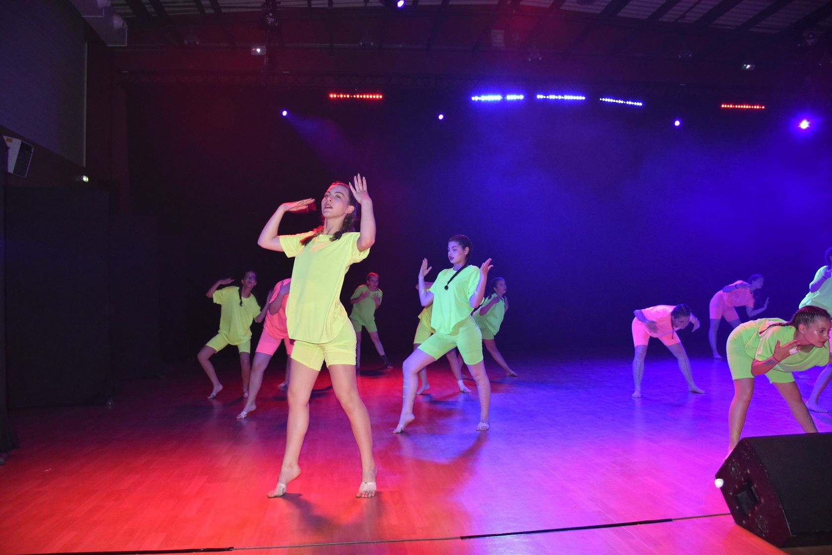 Magnifique gala de danse de l’ACLS sur le thème des supers héroïnes ! - Mairie de Quincy-Voisins ...